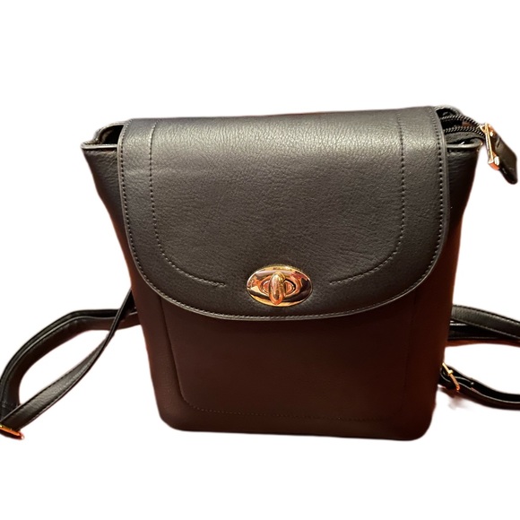 Deluxity | Bags | Deluxity Los Angelas Black Leather Backpack | Poshmark